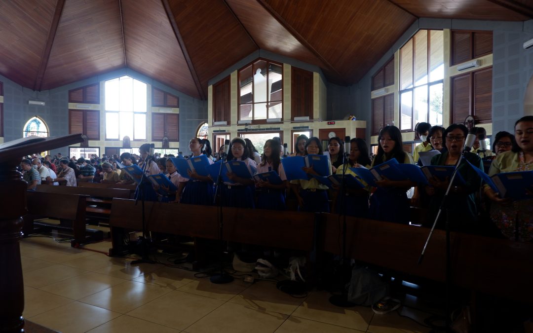 PELAKSANAAN KOOR SEKOLAH STRADA BHAKTI UTAMA | SMP Strada Bhakti Utama